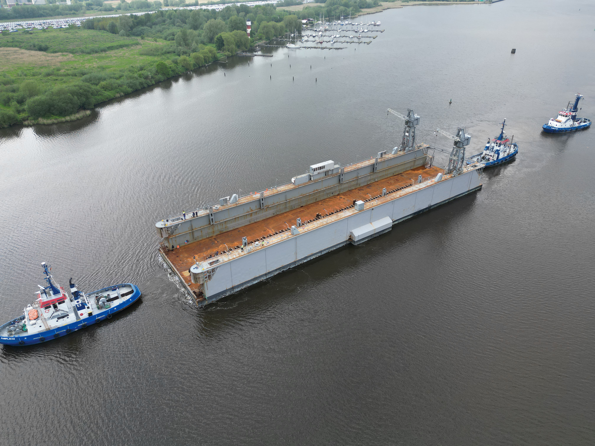 BREDO DRY DOCKS empfängt neues Schwimmdock aus Norwegen - Heinrich ...